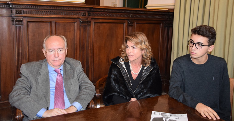 Carlo Mastroeni e il figlio Federico. Al centro prof. Macrì - MessinaOra.it